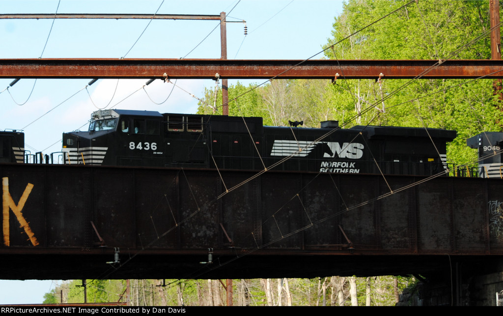 NS C40-8W 8436 with rebuilt Dash 9 Cab on 17G